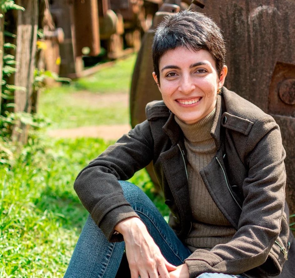 Renata Ventura, Arma Escarlate, favela, magia e crítica social em entrevista exclusiva